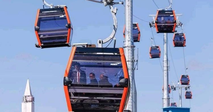 Mobilité urbaine : le téléphérique d’Antananarivo ouvre ses portes au ...
