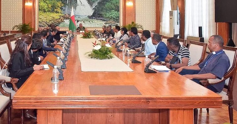 Concertation nationale : le comité de pilotage installé sous la ...